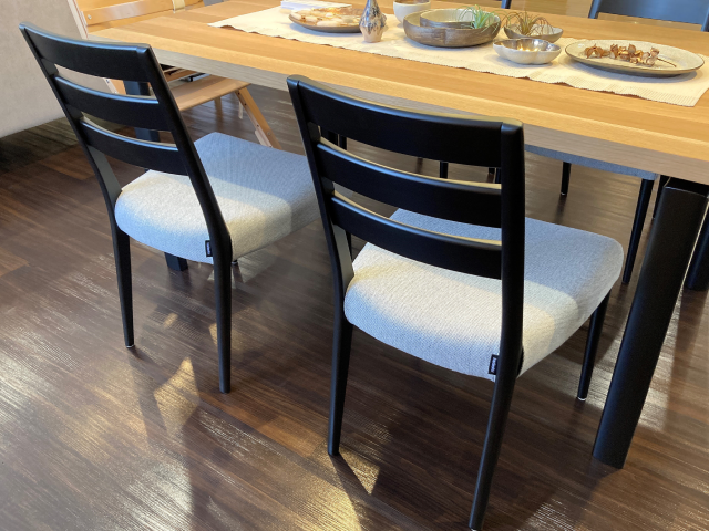 座り心地研究から生まれた、ワンランク上のフィット感[CT61モデル]｜最新のお知らせ｜カリモク家具 karimoku